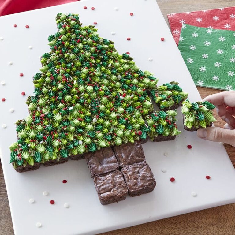 16 Evergreen Christmas Tree Desserts for the Holidays | Wilton's Baking ...