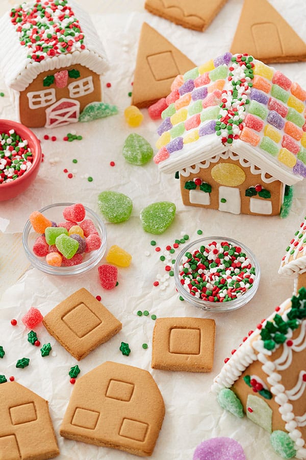 How to Assemble and Decorate a Gingerbread House | Wilton's Baking Blog ...